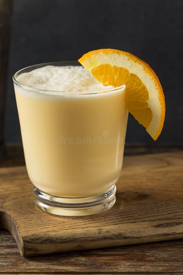 Cocktail De Chicote Laranja Caseiro Imagem de Stock - Imagem de ...