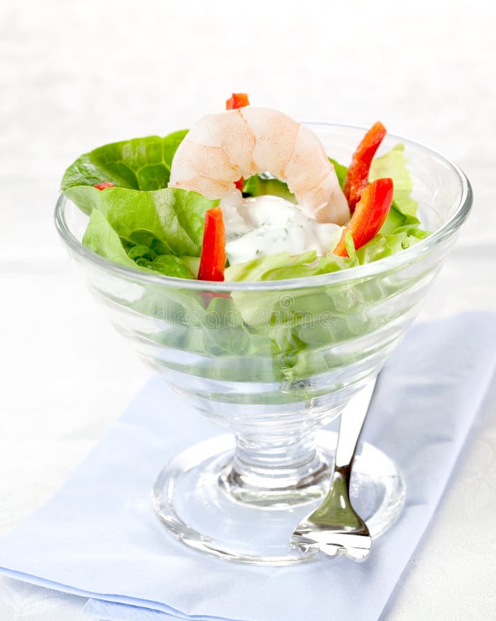 Cocktail de crevette photo stock. Image du crevette, vert - 17428056