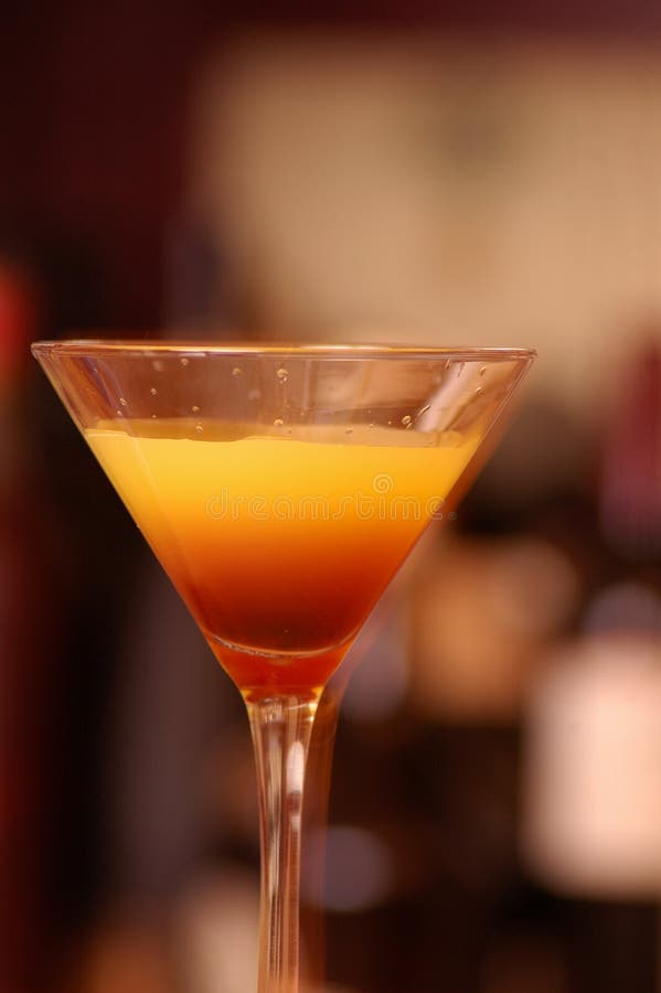 Cocktail posé photo stock. Image du couches, tequila, café - 359352