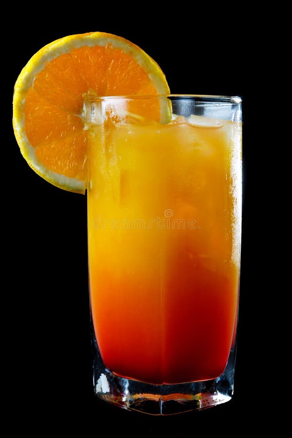 Cocktail Tropical D'orange Et De Rhum Photo stock - Image du liqueur ...