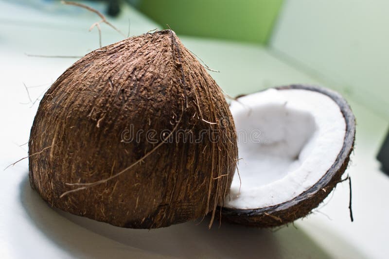 Coco Partido Por La Mitad Fotos De Stock - Download 23 Fotos Libres de ...