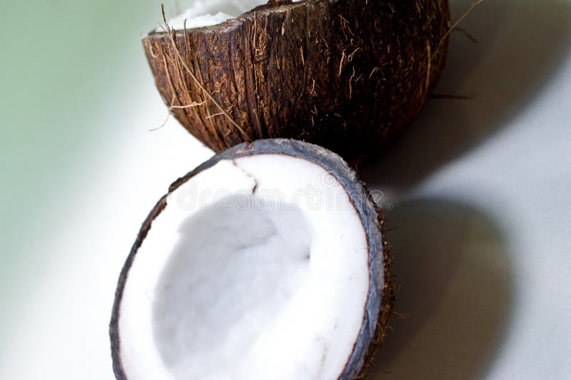 Coco Partido Por La Mitad Fotos De Stock - Download 23 Fotos Libres de ...