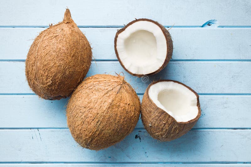 929 Coco Partido Por La Mitad Fotos - Libres de Derechos y Gratuitas de ...