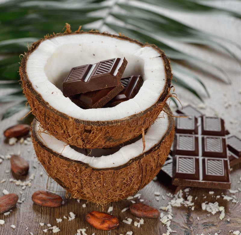 Coco y chocolate foto de archivo. Imagen de comestible - 32730548