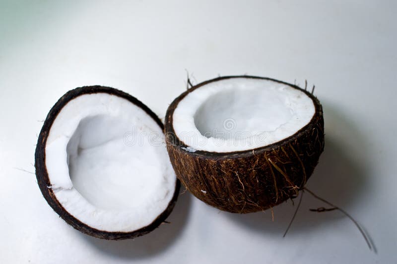 Coco Partido Por La Mitad Fotos De Stock - Download 23 Fotos Libres de ...
