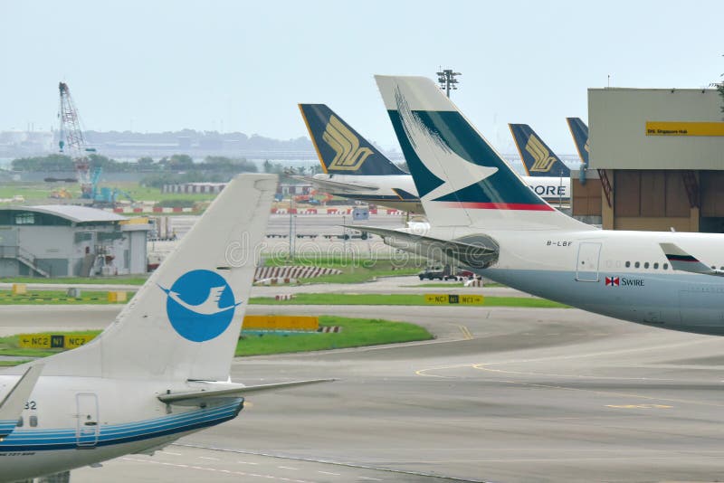 Code Di Cathay Pacific Airbus 330 E Di Xiamen Airlines Boeing 737-800 ...