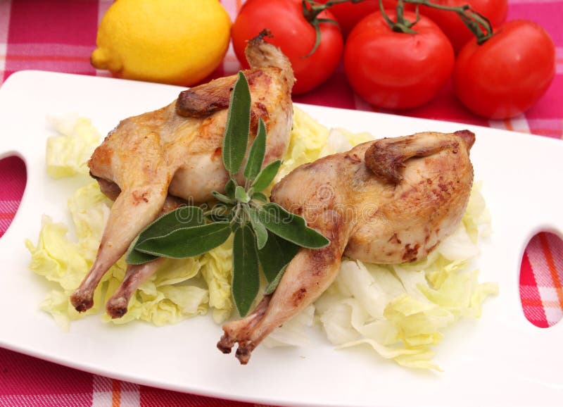 Codornices Asadas a La Parrilla, Una Comida De La Calle En Tailandia ...