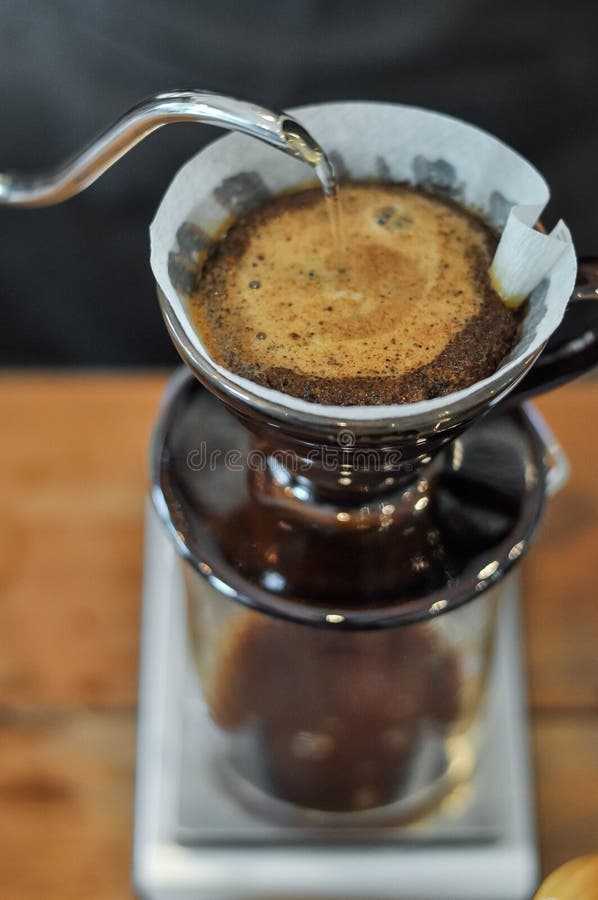 The Coffee Bloom when Barista Start Pouring Water Stock Photo - Image ...