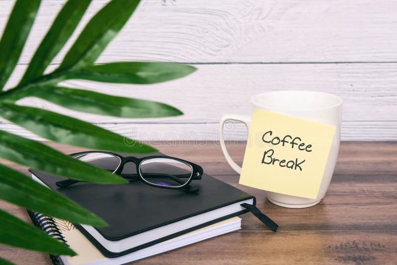 Coffee Break Text on Sticky Note Stock Image - Image of sign, lifestyle ...