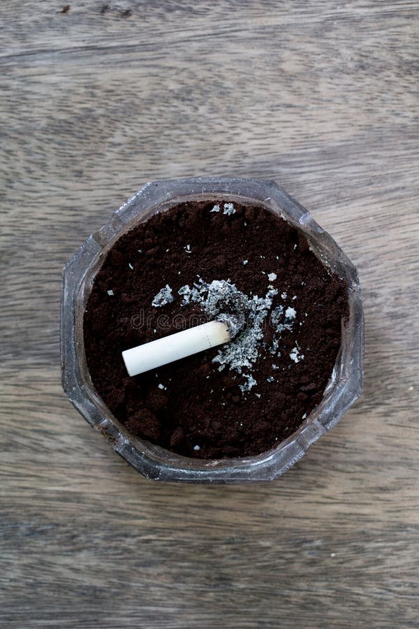 Coffee ground ashtray stock image. Image of circle, coffe - 32199693