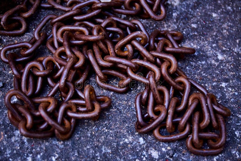 Coil Chain, Tow Truck Chains Hanging Stock Image - Image of cable ...