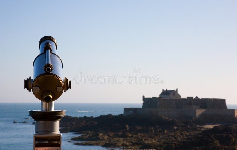 Coin Operated Viewfinder Telescope Overlooking Sea Stock Photo - Image ...