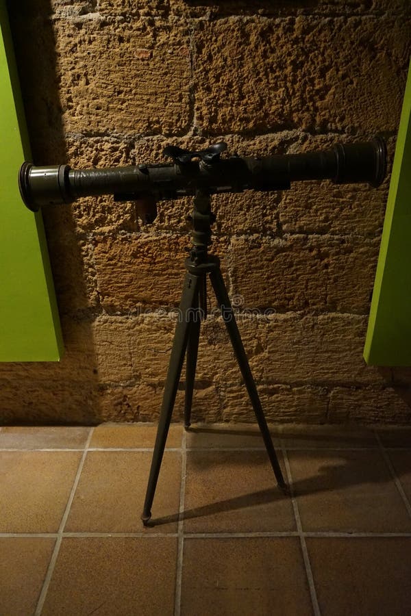 A Coincidence Rangefinder or Coincidence Telemeter is a Type of ...