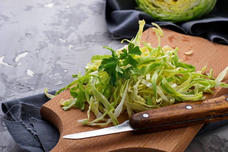 Col Cruda Del Corte En Fondo Concreto Foto de archivo - Imagen de comer ...