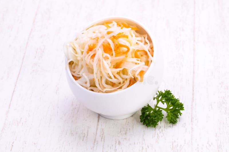 Col fermentada tradicional imagen de archivo. Imagen de fresco - 120998777