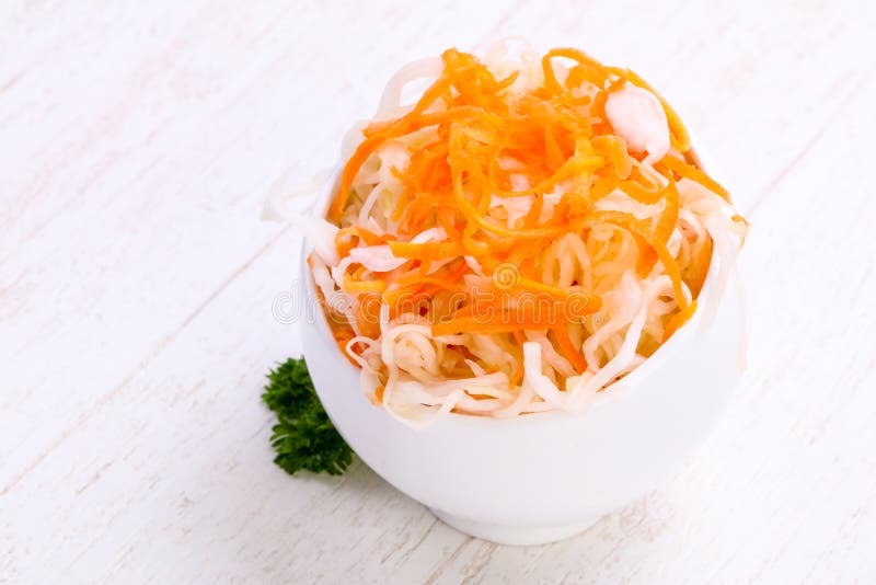 Col fermentada tradicional foto de archivo. Imagen de fondo - 123106774