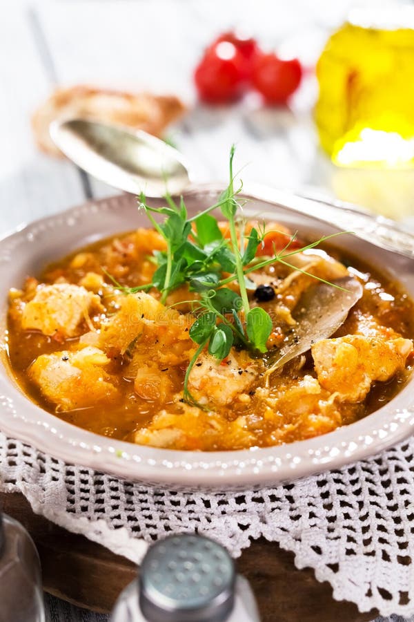 Col guisada con la carne foto de archivo. Imagen de casero - 112213282