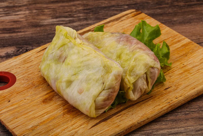 Col Rellena Cruda Casera Con Carne Foto de archivo - Imagen de carne ...