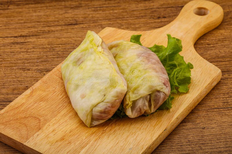 Col Rellena Cruda Casera Con La Carne Foto de archivo - Imagen de sano ...