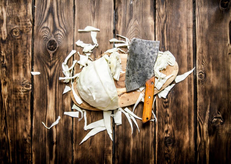 Col Saltada Con Un Destral Viejo Foto de archivo - Imagen de verde ...