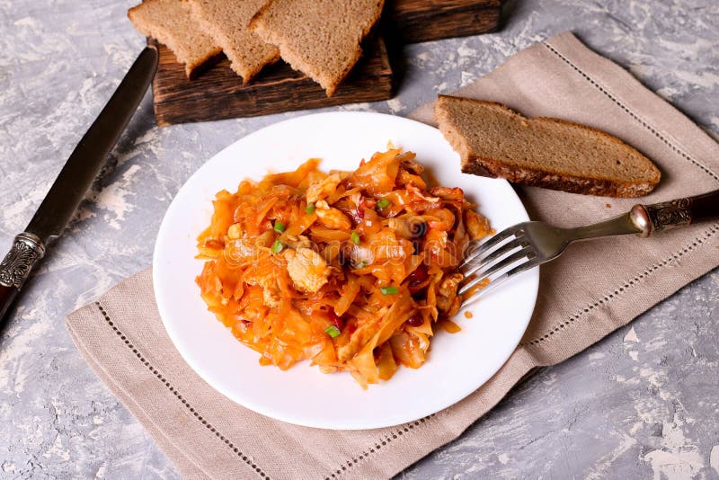 Carne De Res Con Cebolla Zanahoria Vino Blanco Apio Y Tomillo. Parrilla ...