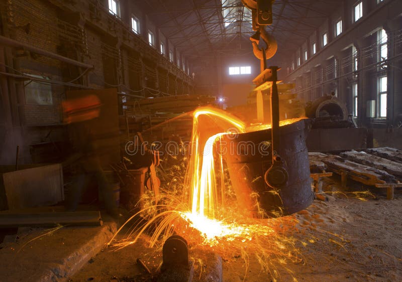 Colada del metal líquido imagen de archivo. Imagen de calor - 34161587