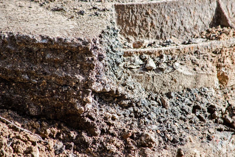 Colapso Do Solo Com Uma Parte De Asfalto No Lado Imagem de Stock ...