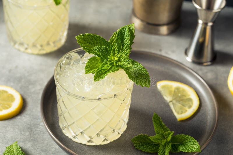 Cold Boozy Refreshing Whiskey Smash Cocktail Stock Image - Image of ...