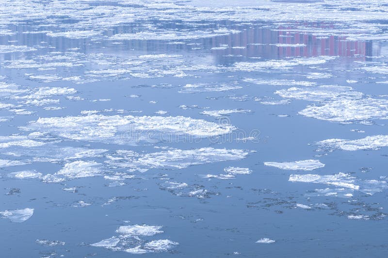 Cold Chilly Ice on the Water Stock Image - Image of river, chilly: 28365271
