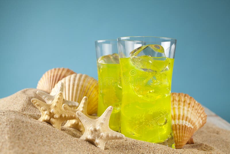 Drinks Shells Ice Cubes Beach Stock Photos - Free & Royalty-Free Stock ...