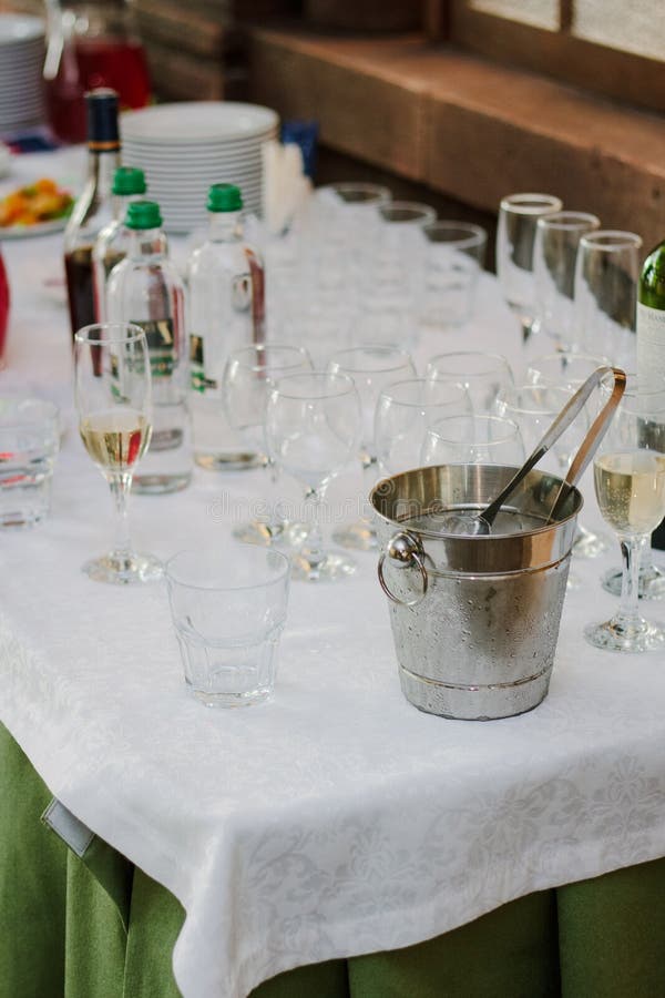 Cold Ice in a Bucket. Ice Bucket with Tranparent Cubes of Ice Stock ...