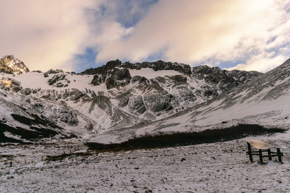 Cold mountains stock image. Image of volta, mundo, expedicao - 76902391