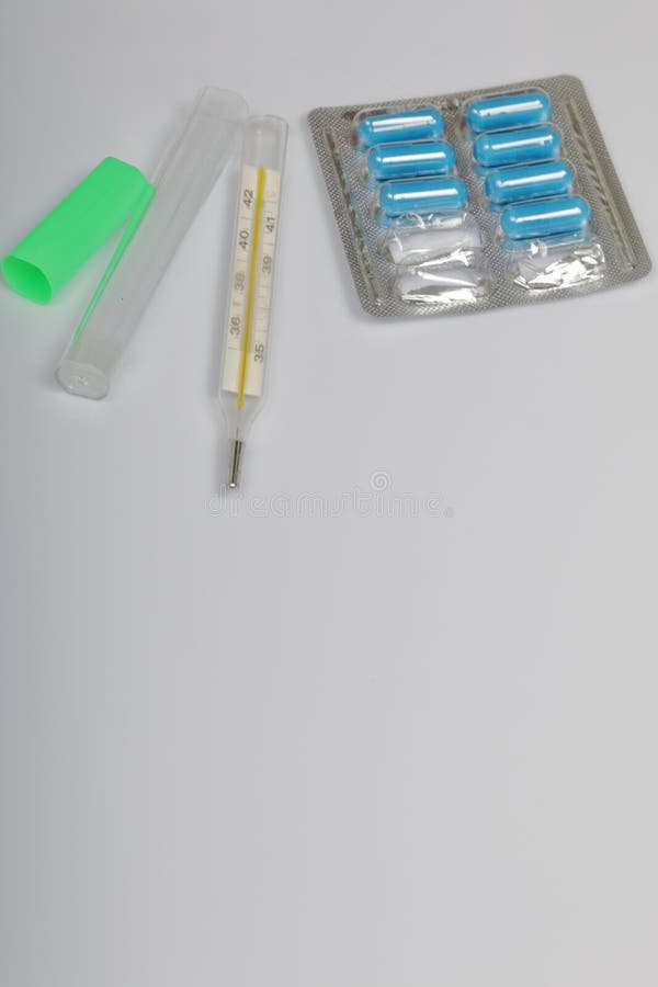 Cold Treatment. Tablets for Lowering the Temperature during the Flu ...