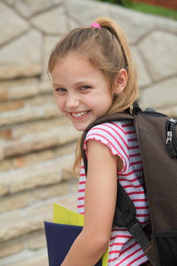 Colegiala imagen de archivo. Imagen de juventud, lindo - 33549739