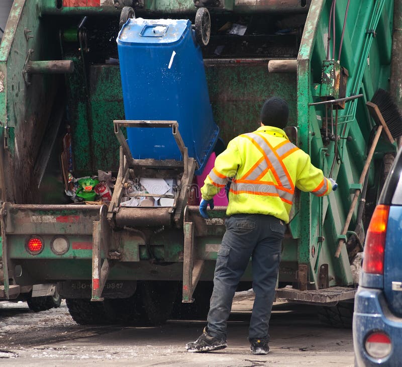 Coletor de lixo imagem editorial. Imagem de recipiente - 39238745