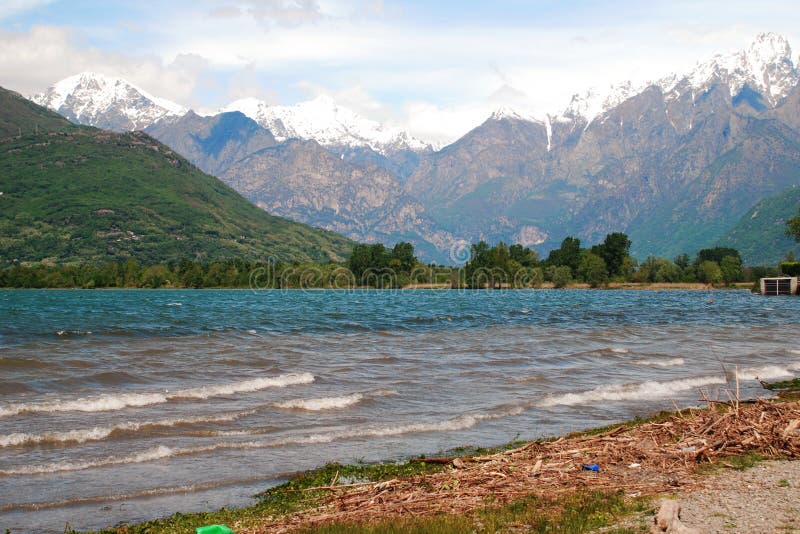 Colico Y X28; Lecco& X29; Y El Lago De Como Imagen de archivo - Imagen ...