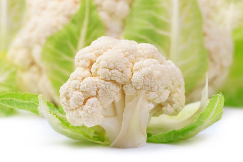 Coliflor en un fondo verde imagen de archivo. Imagen de cena - 107457855