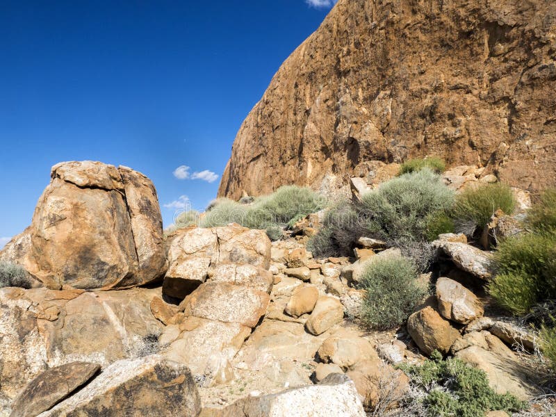 Colinas Rocosas En El Desierto De Namibia Central Foto de archivo ...