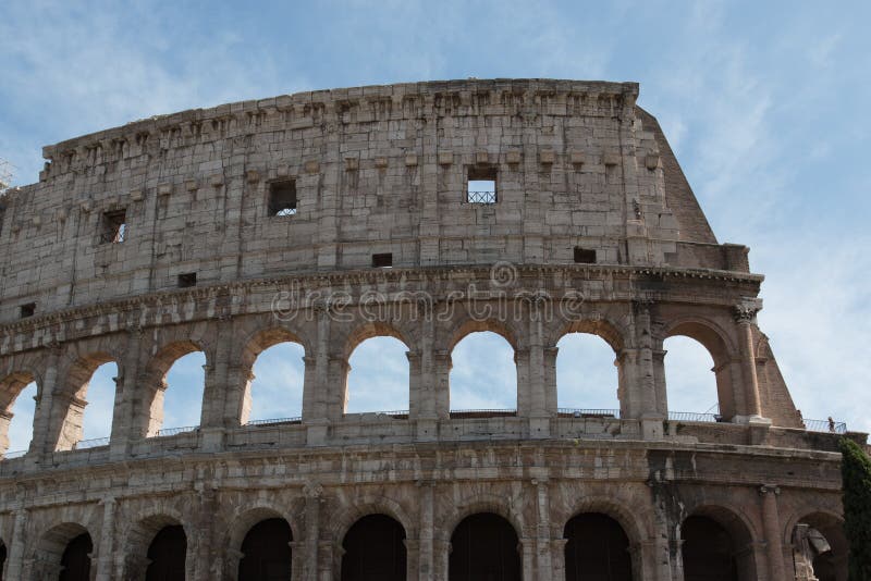 Colisé photo stock. Image du histoire, ruine, monuments - 53258630