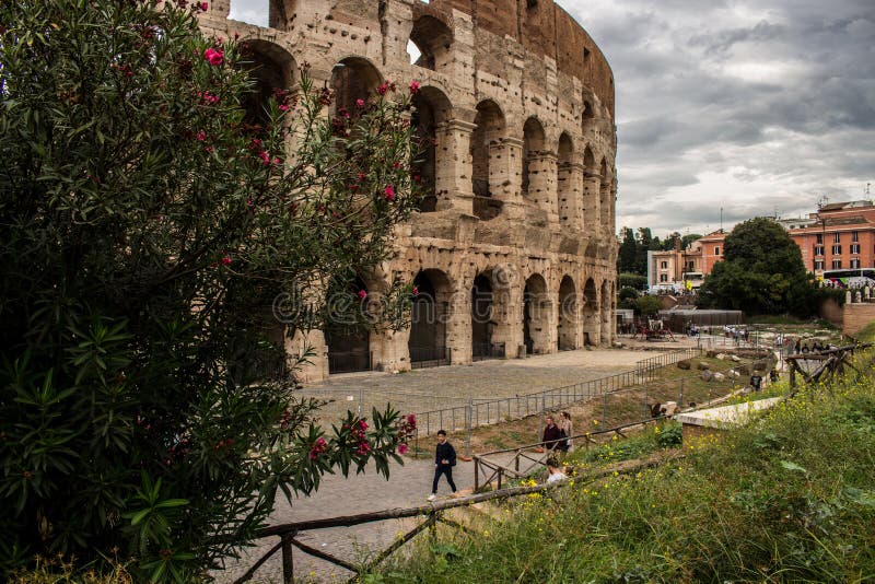 Coliseo, La Gran Belleza De Roma Imagen de archivo editorial - Imagen ...