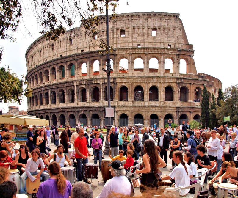 Coliseo Romano De ROMA ITALIA Imagen editorial - Imagen de italiano ...