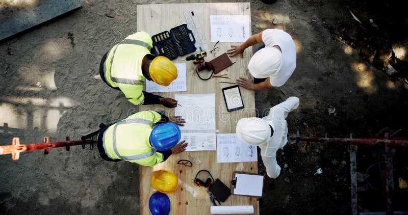 Collaboration, Engineering and Meeting with Construction Worker Team on ...