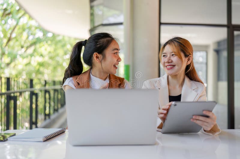 Collaborative Learning Session Office Space Digital Interaction Environment Friendly Viewpoint ...