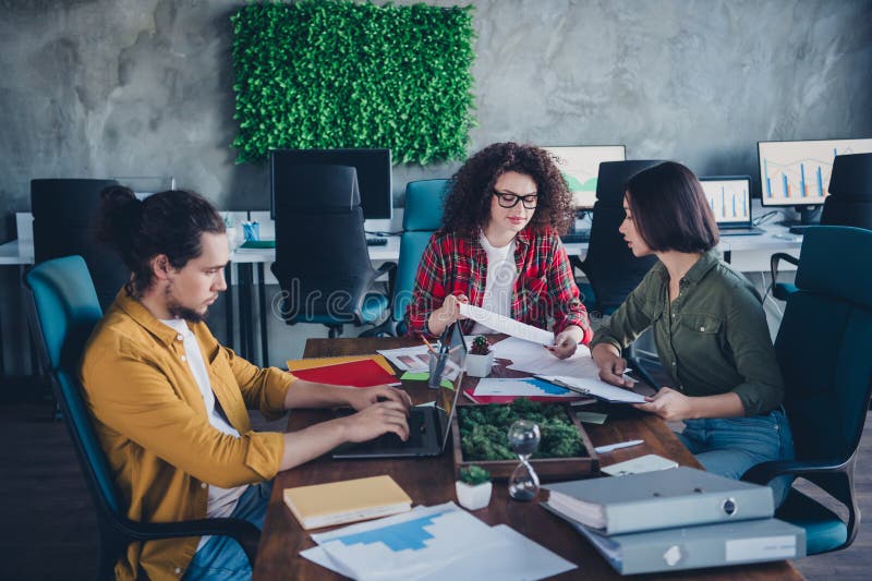 Collaborative Young Professionals Engaging Productive Meeting Modern ...