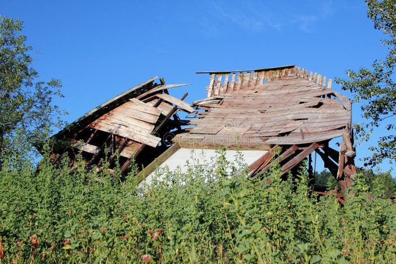Collapsed Barn after the Storm Stock Image - Image of smashed, damage ...