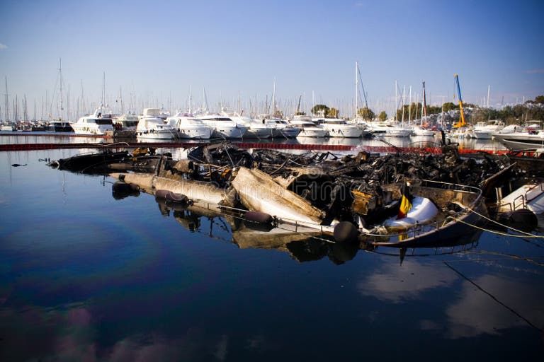 1,727 Water Pollution Boats Stock Photos - Free & Royalty-Free Stock ...