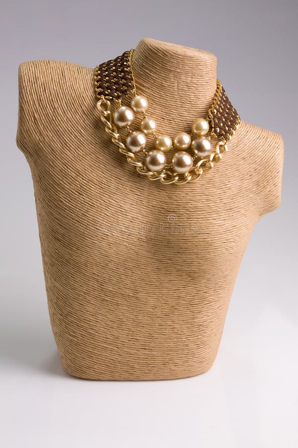 Collar de lujo imagen de archivo. Imagen de belleza, joya - 17760063