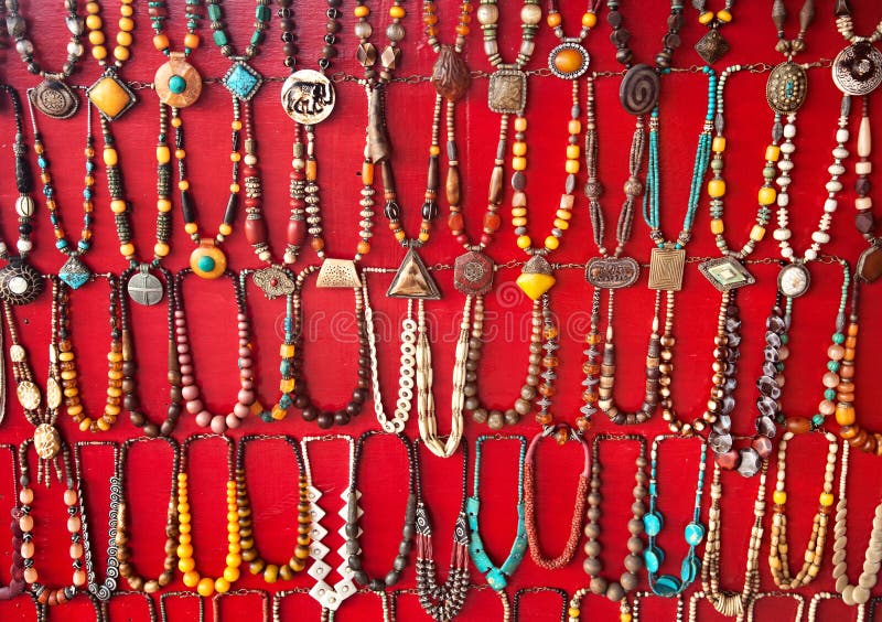 Collares indios imagen de archivo. Imagen de brillante - 25972225