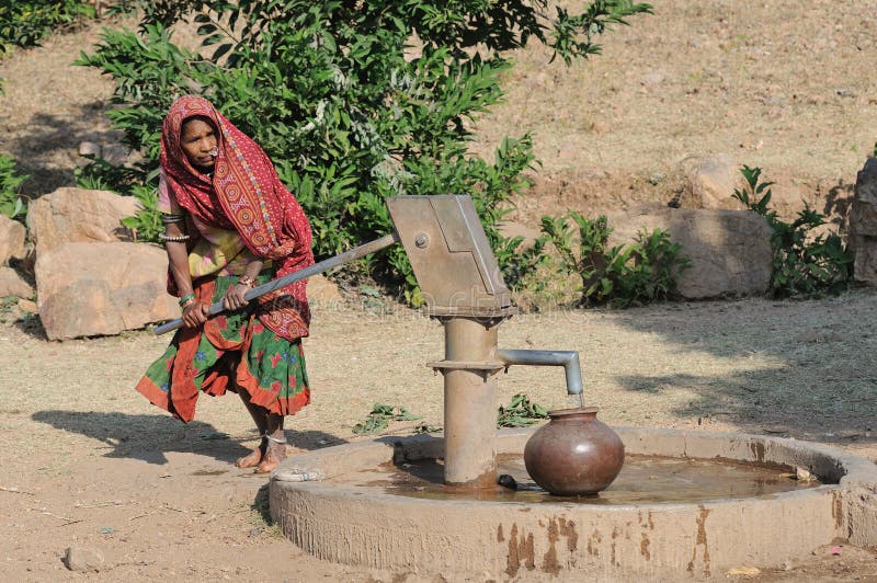 Collecting Water in India 3 Editorial Image - Image of water, asia ...