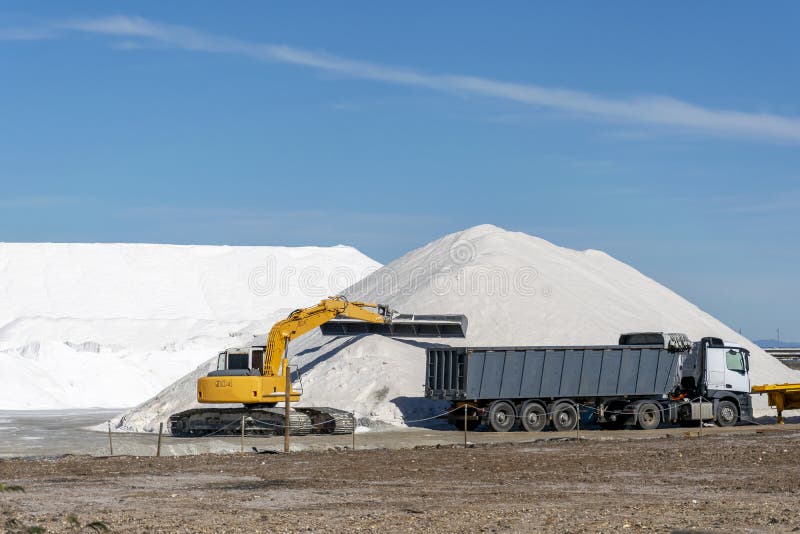 Collection and Storage in Trucks of the Salt Produced for Its ...